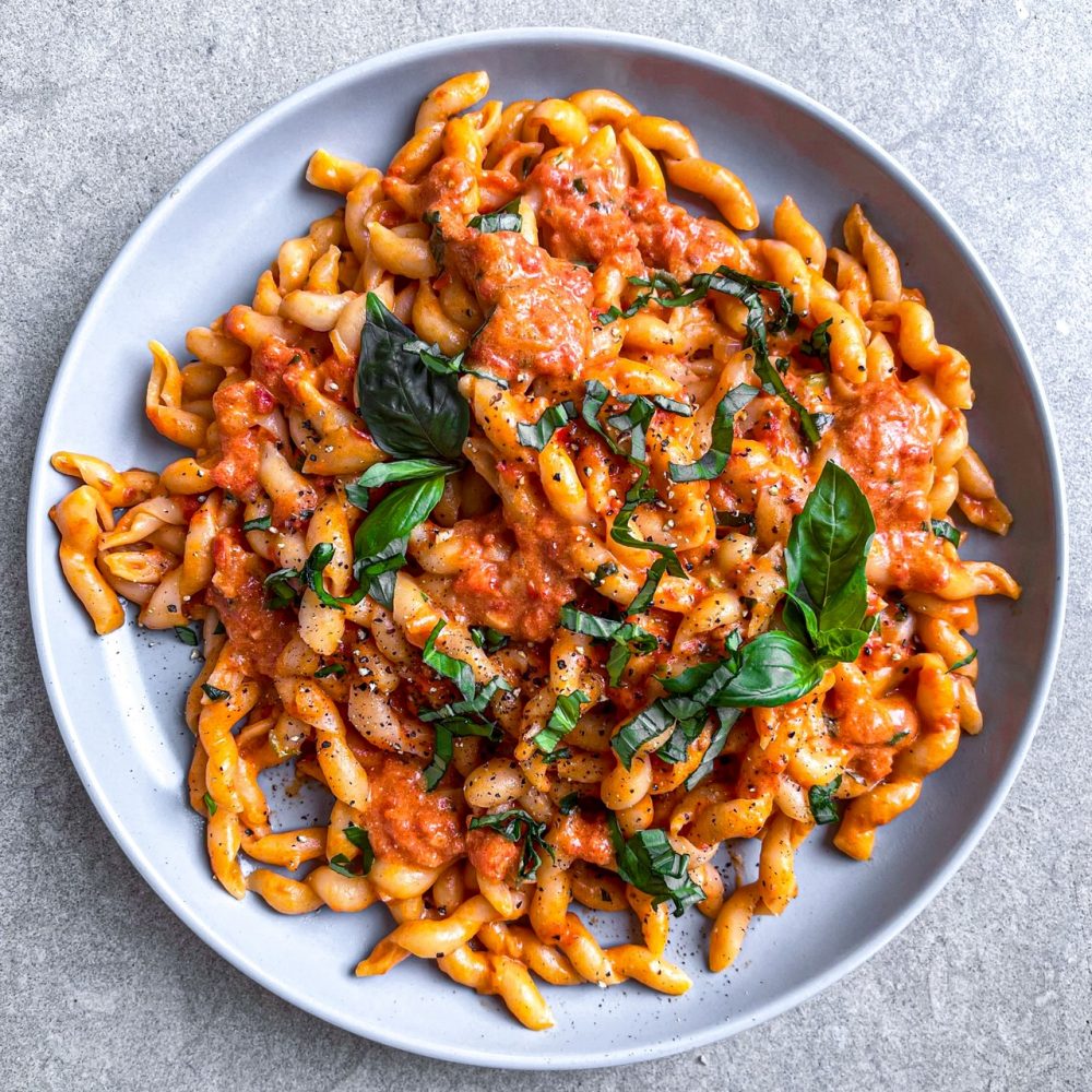 Creamy Tomato and Pepper Pasta - Zena's Kitchen