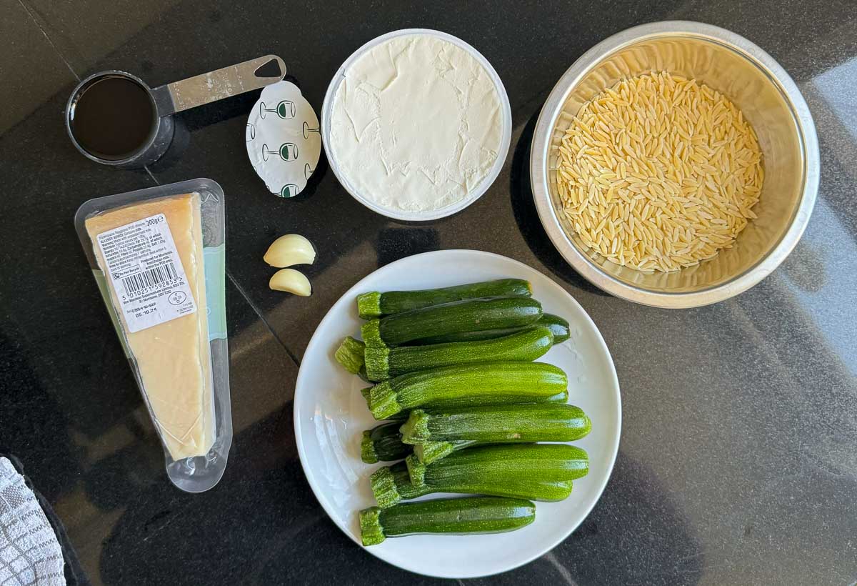 Creamy Lemon Courgette Orzo (Zucchini)